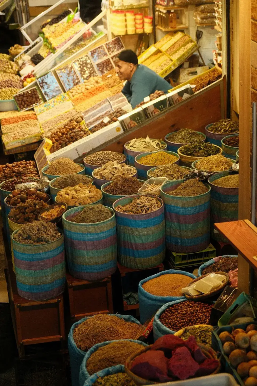 Muscat’s Souks and Spice Markets: A Sensory Exploration